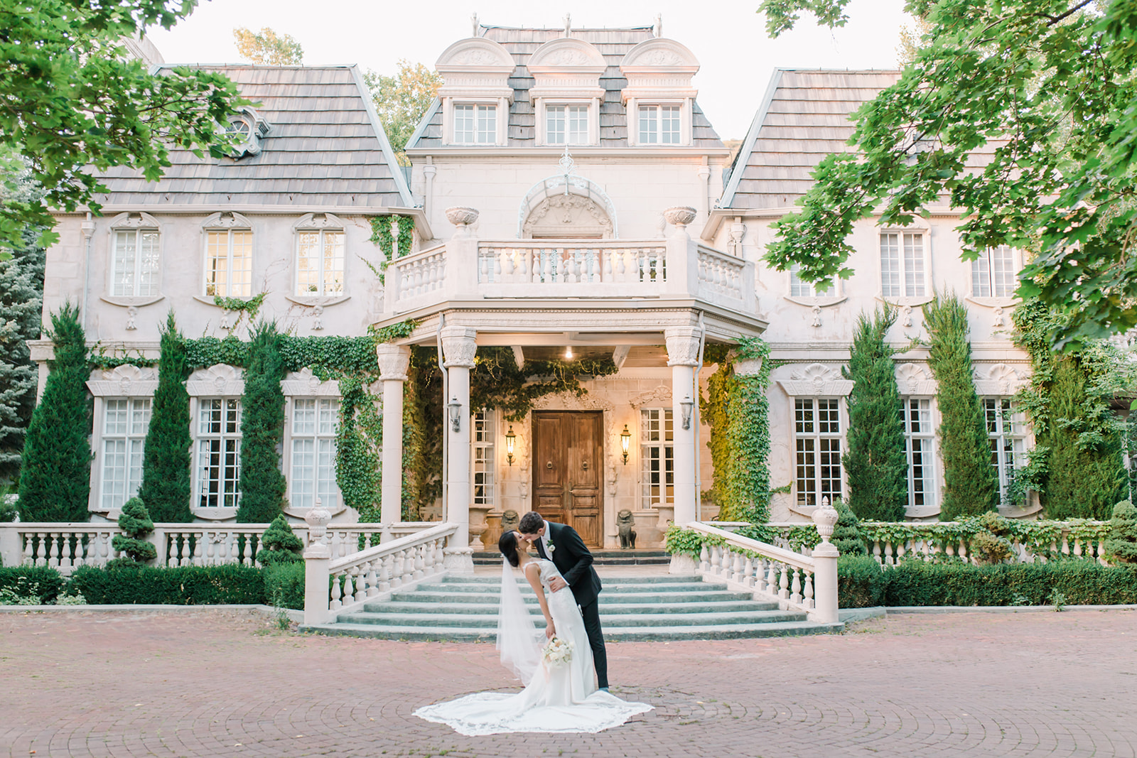 Contemporary Elegance at La Caille - Utah Bride & Groom