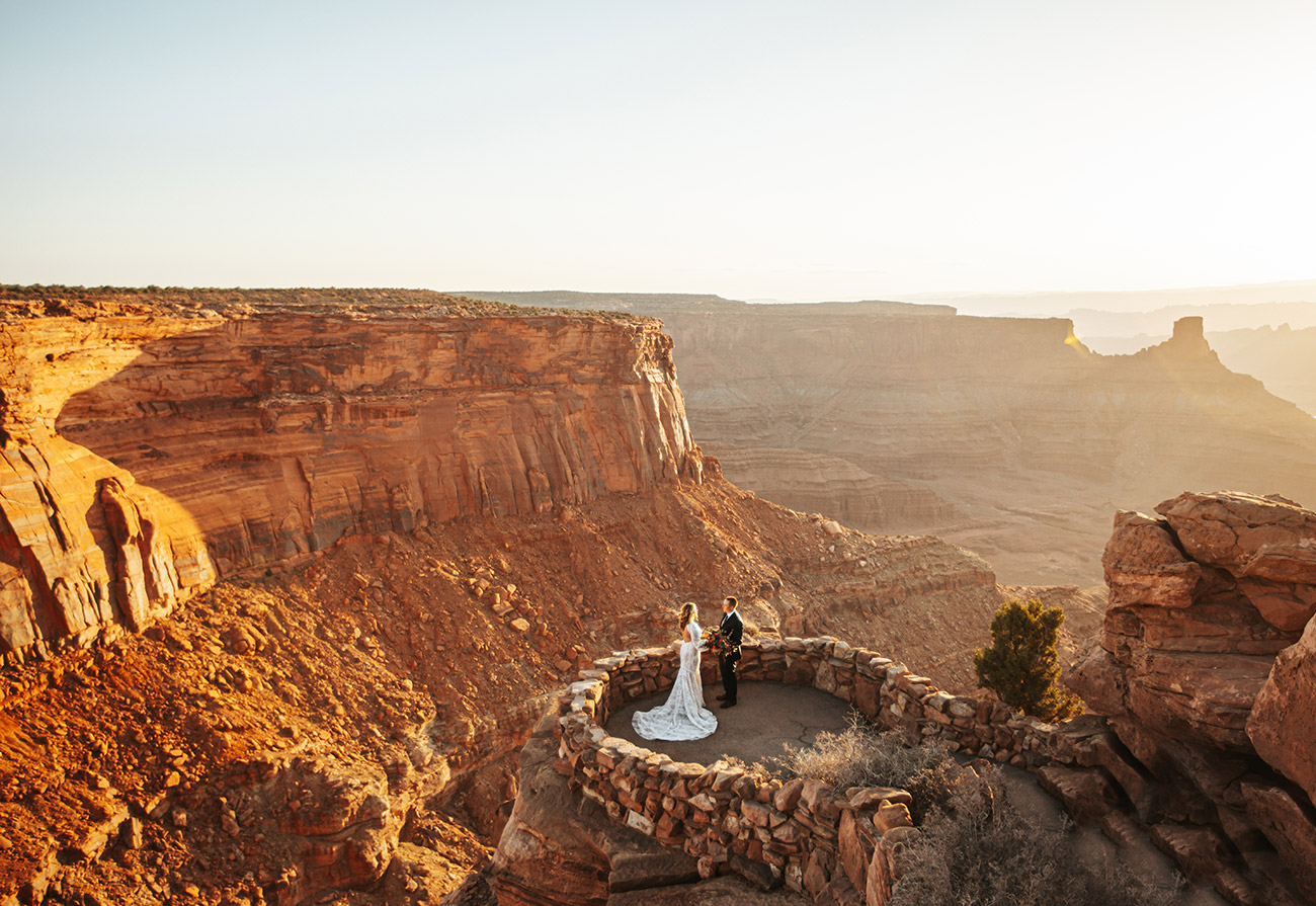 The Red Earth Venue - Utah Bride & Groom